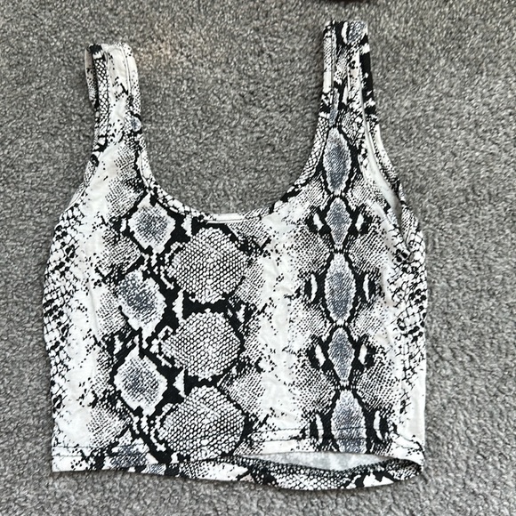 PrettyLittleThing | Tops | Snakeskin Cropped Tank Top From Pretty ...